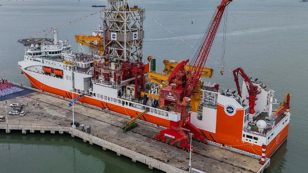 China's First Deep-Ocean Drilling Vessel Enters Service - OneArabia