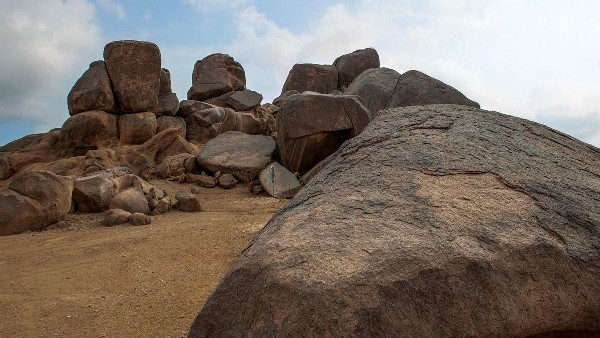 Al-Tharwa Mountain: Open-Air Museum Of Early Islamic Inscriptions ...